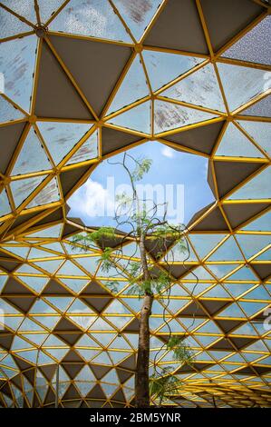 The Perdana Canopy, a unique structure of modern geometric design ...