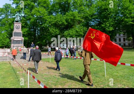 Soviet memorial in Dresden, memorial to the Red Army on Olbrichtplatz ...