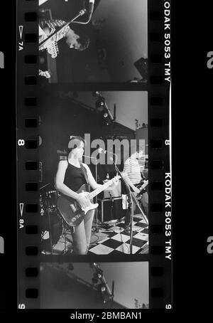 Louise Wener lead singer with Sleeper performing live at the Zap Club ...