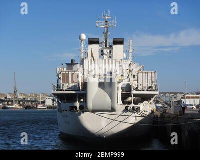 The cable-laying ship "Leon Thevenin", built in 1983 and owned by ...