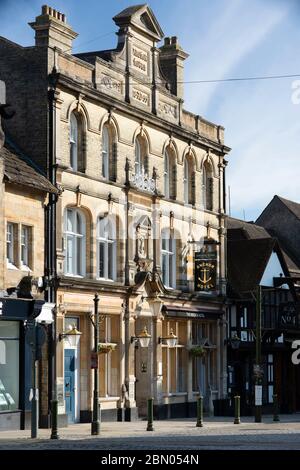 Tha Anchor Hotel in Market Square, Horsha, West Sussex, England, UK ...