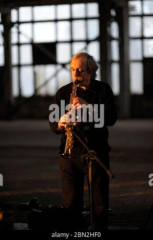 Old production hall Stock Photo - Alamy