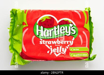 Pack of Hartley's strawberry flavour jelly cubes Stock Photo - Alamy