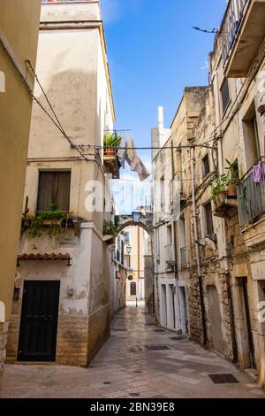 Alleyway. Rutigliano. Puglia. Italy Stock Photo - Alamy