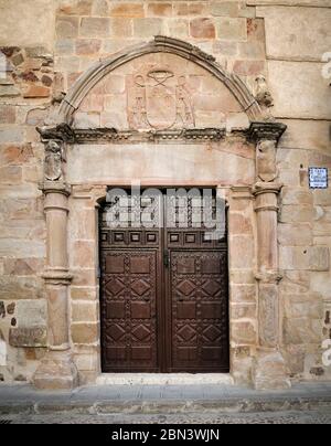 Nuns in a arcade Stock Photo - Alamy