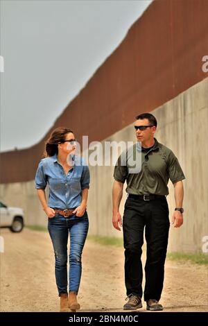 "60 Minutes" correspondent Sharyn Alfonsi interviews retired U.S. Army ...