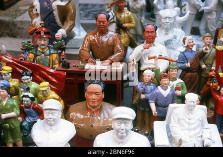 Mao memorabilia for sale, Cat Street market, Hong Kong Stock Photo - Alamy