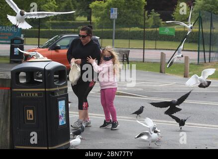 From left: seven-year-old Susan Scheftel going over script with her ...