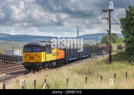 Colas Rail freight class 56 diesel locomotive 56094 passing Ribblehead ...