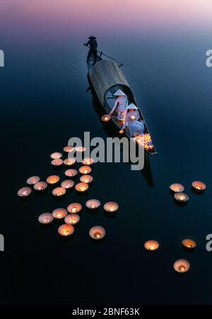 --File--Undated Photo: People set off lanterns during Hoi An Lantern ...