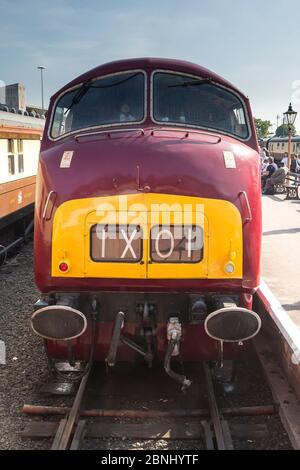 Class 42 Warship at Kidderminster Station on the Severn Valley Railway ...