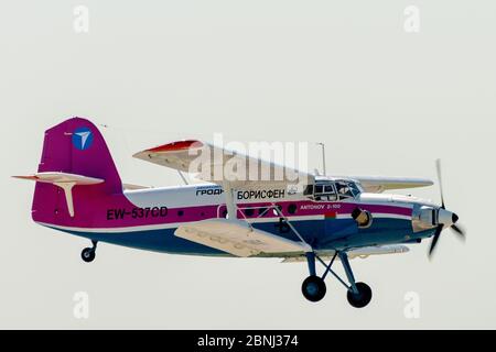 An-2 Soviet light multi-purpose aircraft, single-engine piston biplane ...