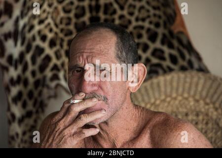 Tommy Kenyon, cowboy on Saddle Mountain (cattle) Ranch, Rurununi ...