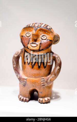 Sculpted vessel Huari Transitional period 800 AD - 1300 AD Museo de ...