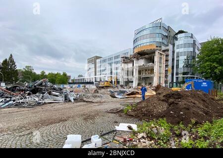 Munich, Germany. 15th May, 2020. Demolition work, demolition of a ...