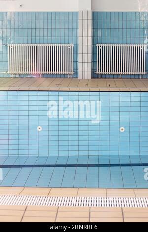 old abandoned swimming pool in the bush Stock Photo - Alamy