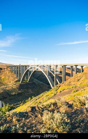 Design of a reinforced-concrete highway bridge . Wing WallEarth highway ...