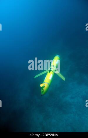 Slocum ocean glider (autonomous underwater oceanographic instrument ...