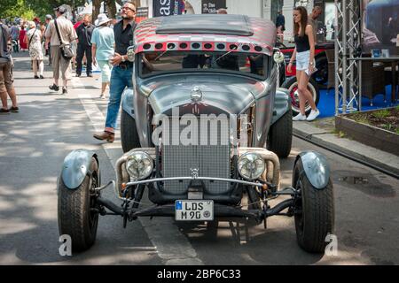hot rod street car custom customised scallop paintjob paint painted ...