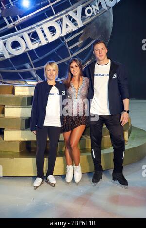 Aljona Savchenko, Sarah Lombardi, Holiday on Ice PK zur Saison 2019 ...