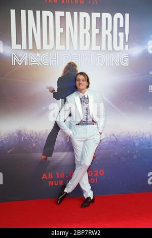 Jan Buelow, Premiere von Lindenberg - Mach Dein Ding im Cinemaxx ...