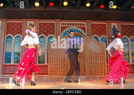 Spanish dance in a show Stock Photo - Alamy