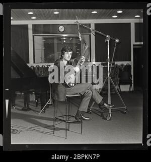 Jimmy Page Guitarist Led Zeppelin playing acoustic guitar Stock Photo ...