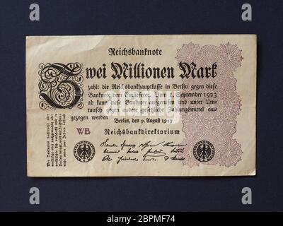 German Two / Zwei Mark banknote from 1914 Stock Photo - Alamy