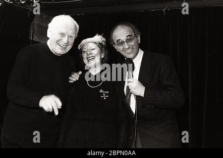 Der deutsche Schauspieler Gert Fröbe mit Ehefrau Karin Pistorius beim ...