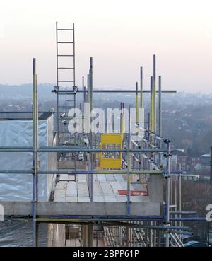 London, United Kingdom - Februari 22, 2019 : A new building under ...
