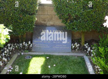 KARL MALDEN in THE STREETS OF SAN FRANCISCO (1972). Credit: WARNER BROS ...