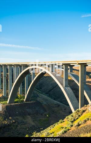 Design of a reinforced-concrete highway bridge . Wing WallEarth highway ...