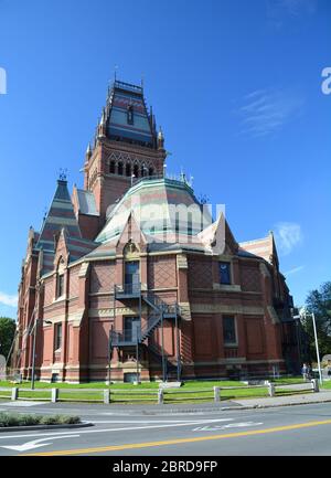 Massachusetts Hall, oldest building at Harvard College, Harvard ...