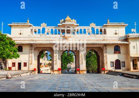 Entrance gate, City Palace, Udaipur, Rajasthan, India Stock Photo - Alamy