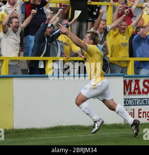 CANVEY ISLAND, UK AUGUST 21: LEE BOYLAN of Canvey PUTS PRESSURE ON ...