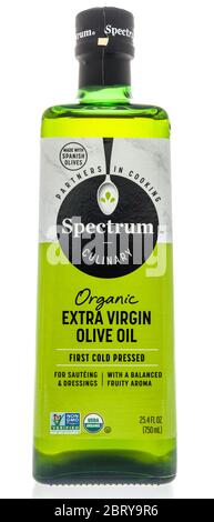 Spectrum Organic Extra Virgin Olive Oil Stock Photo - Alamy