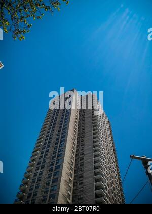 The Clinton Towers affordable housing in the HellÕs Kitchen ...