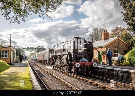Steam locomotive 92212, British Railways Standard Class 9F, makes it's ...