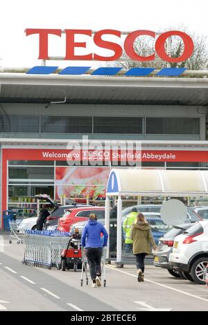 Tesco store at Abbeydale Road in Sheffield Stock Photo - Alamy