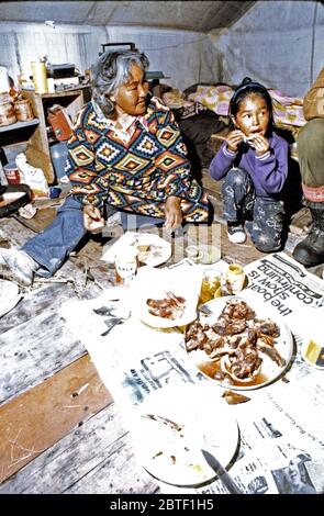 ESKIMO FAMILY IN CAMP Stock Photo - Alamy