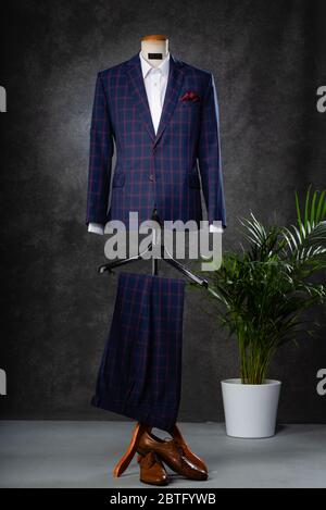 Male suit on dummy Stock Photo - Alamy