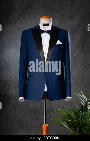 male tuxedo on a mannequin Stock Photo - Alamy