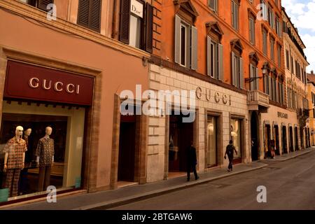 Gucci store in Rome Italy Stock Photo - Alamy