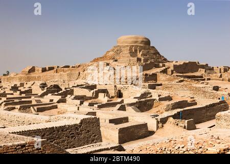 Mohenjo daro, Buddhist stupa, Indus Valley Civilisation, 2500 BCE ...