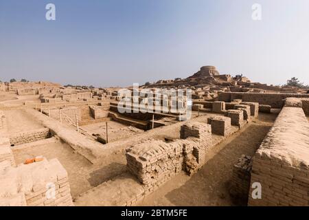Mohenjo daro, Great Bath, archaeological site of Indus Valley ...