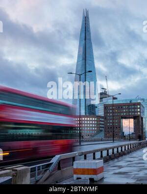 London Landmarks on a cold wet morning in Jan Stock Photo - Alamy
