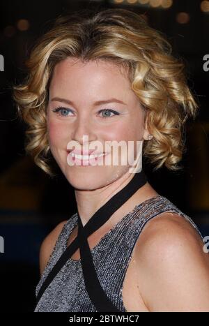 ELIZABETH BANKS SMOKIN ACES WORLD PREMIERE GRAUMANS CHINESE HOLLYWOOD ...