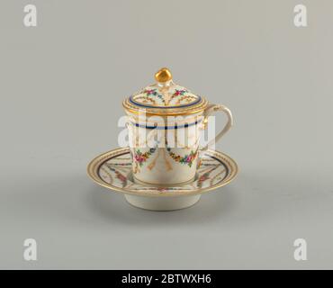 Covered Cup. Research in Progress Covered Cup Stock Photo - Alamy
