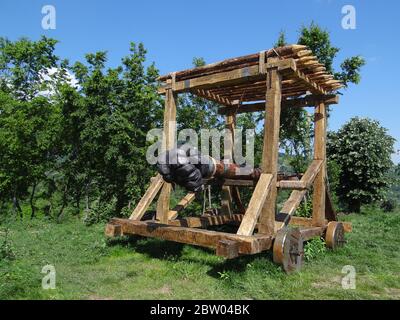 Ancient history. Battering ram. Siege weapon used to break open the ...
