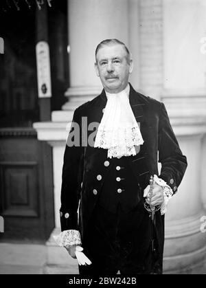 The Mayor of London , Sir Frank Bowater , and his son , Captain Ian ...
